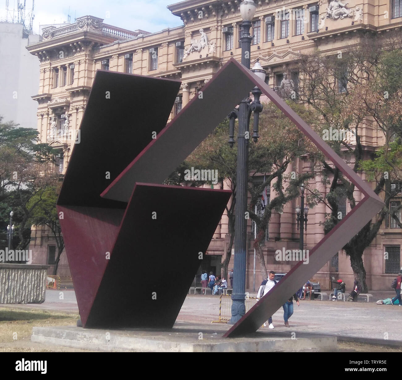 Diálogo sculpture, Franz Weissmann, Se square, Se, Downtown, São Paulo ...