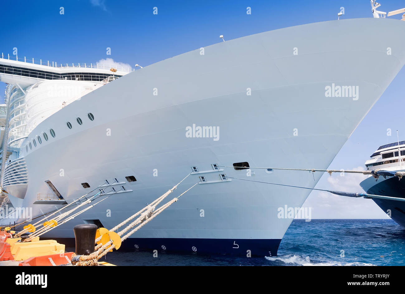 Side view of cruise ships on the blue sky background Stock Photo - Alamy
