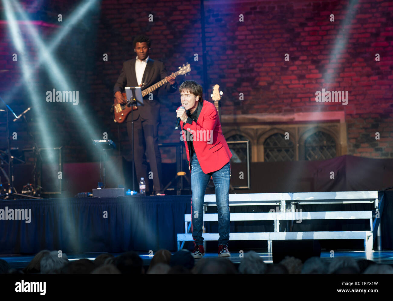 Cliff richard hi-res stock photography and images - Alamy