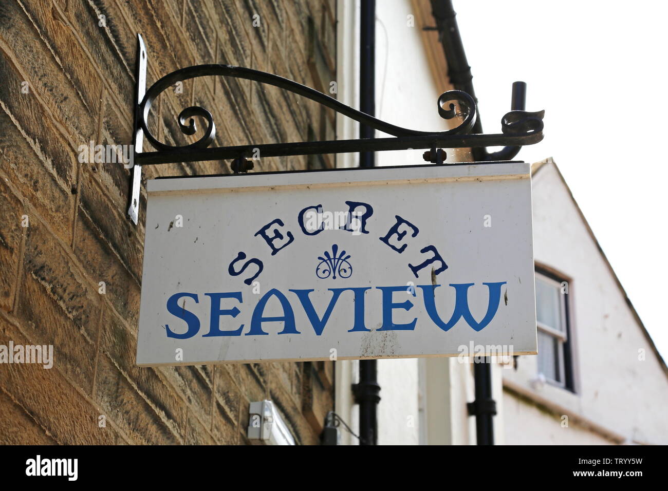 Robin chapel hi-res stock photography and images - Alamy