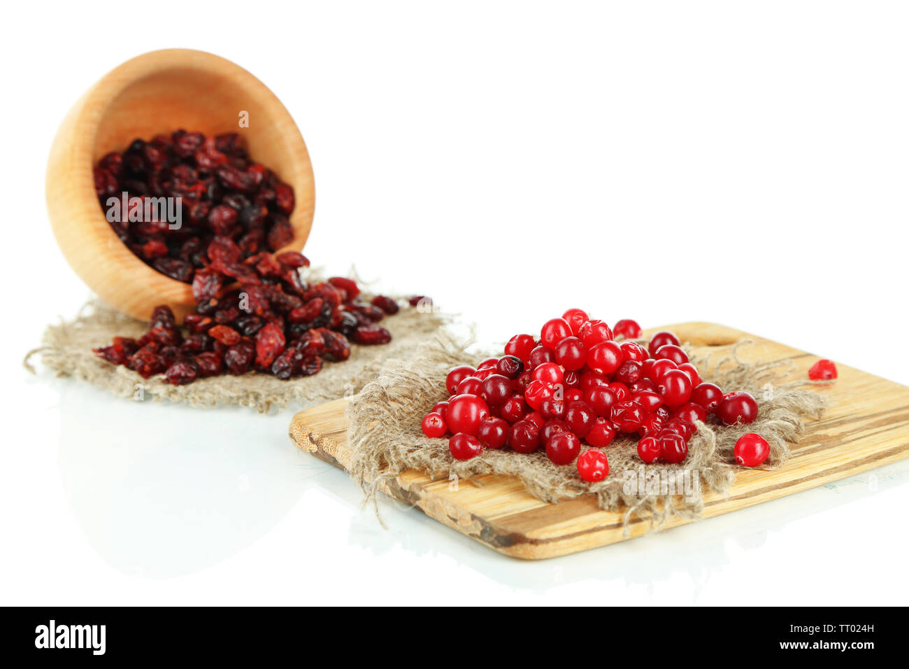 Fresh and dry cranberry, isolated on white Stock Photo - Alamy
