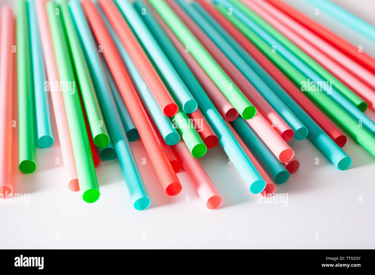 Single use plastic drinking straws Stock Photo - Alamy