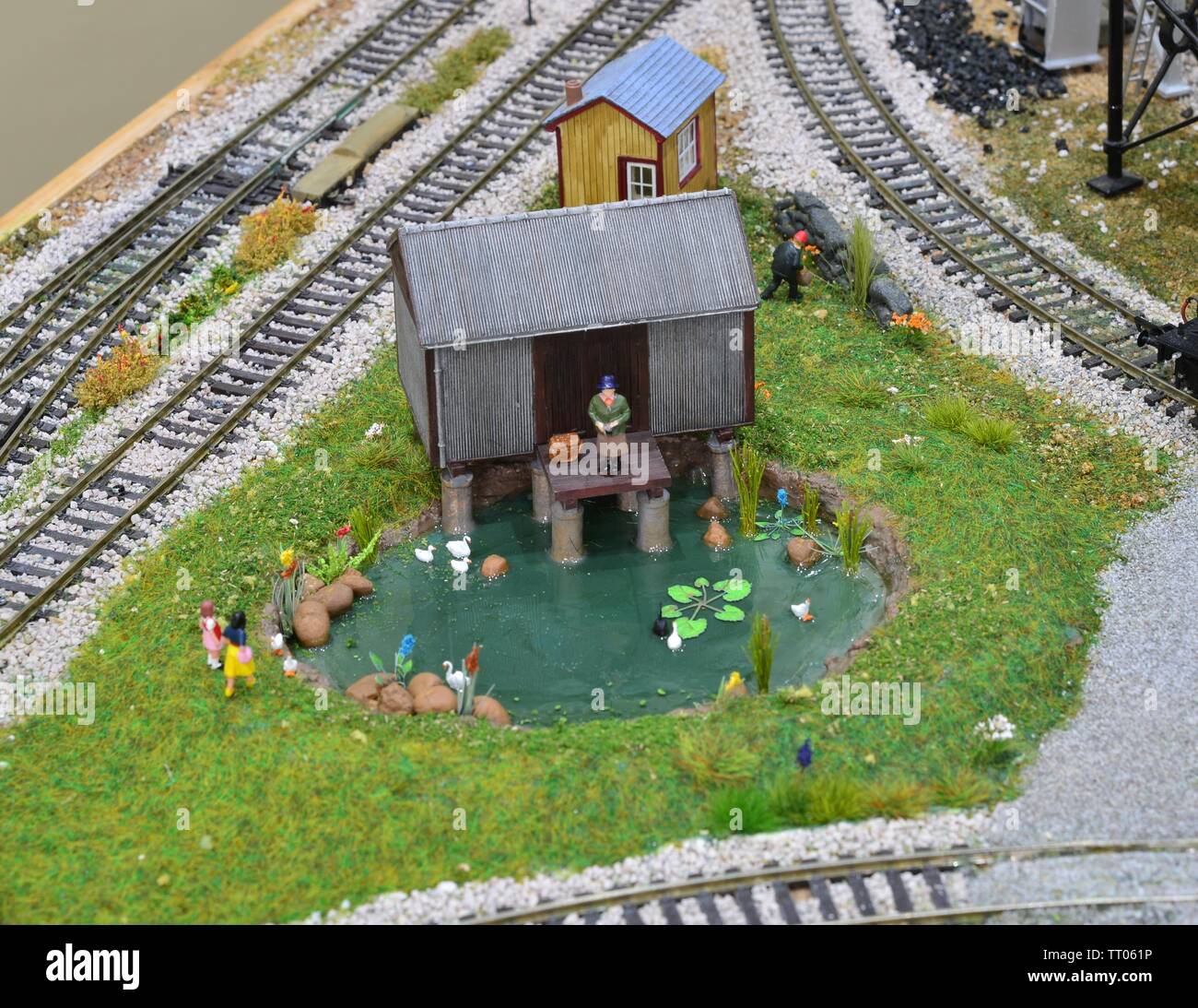 Concrete bank of a pond hi-res stock photography and images - Alamy