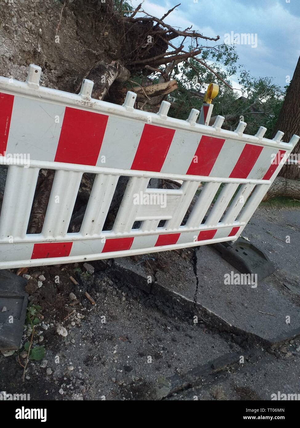 Broken barrier hi-res stock photography and images - Alamy