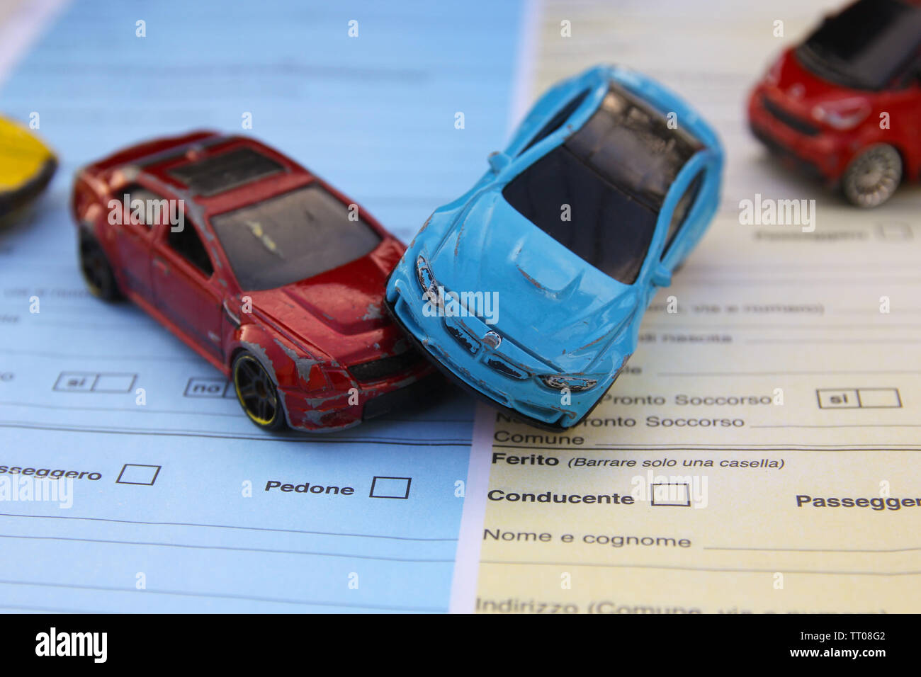 Collision between two cars hi-res stock photography and images - Alamy