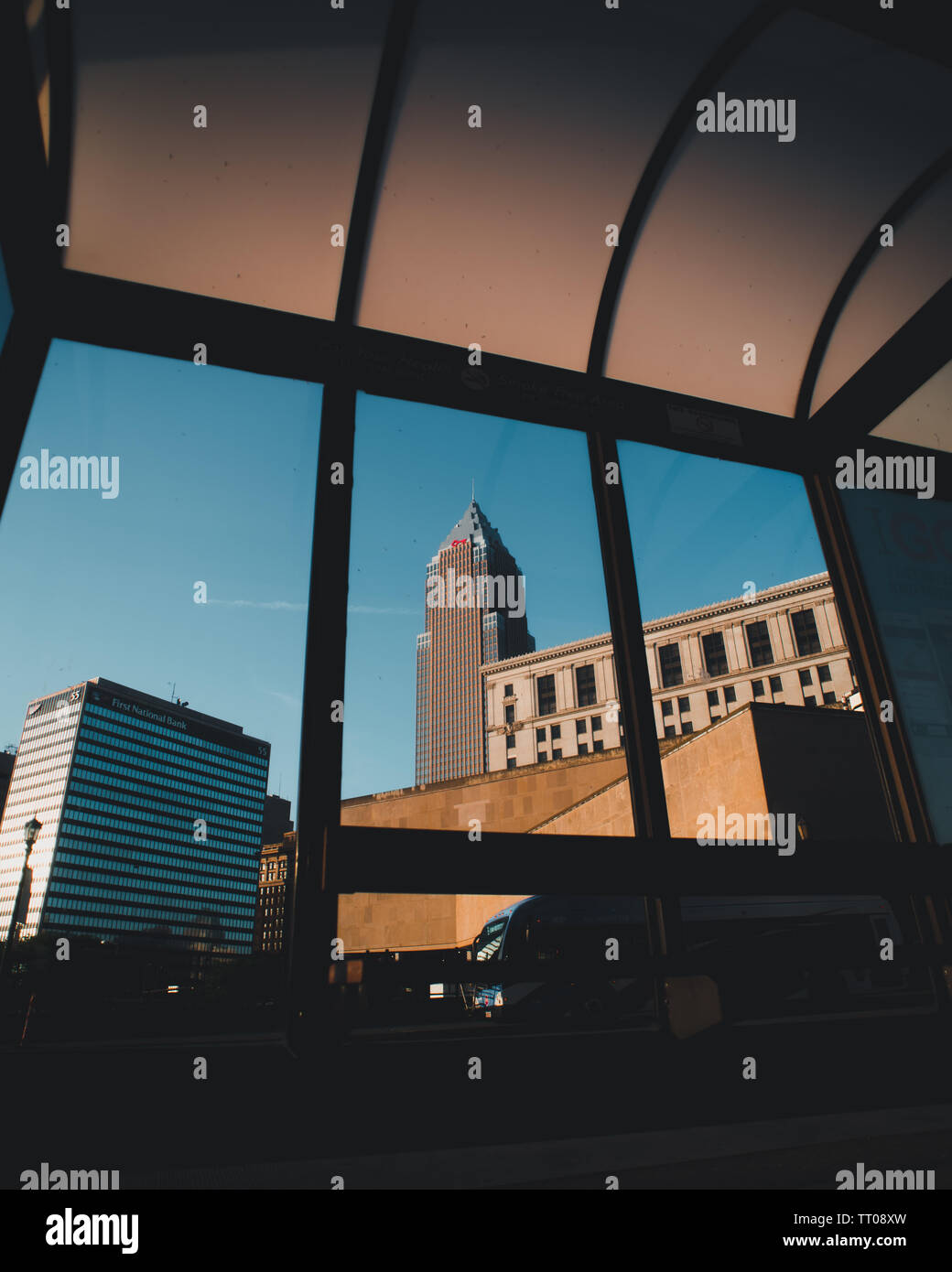 Tower river bus stop hi-res stock photography and images - Alamy