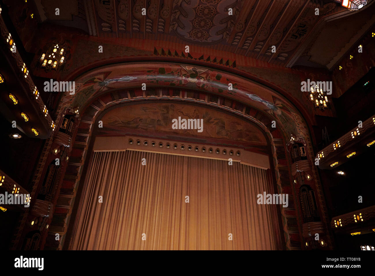 Stunning interior of the Tuschinski Theatre in the city centre of ...