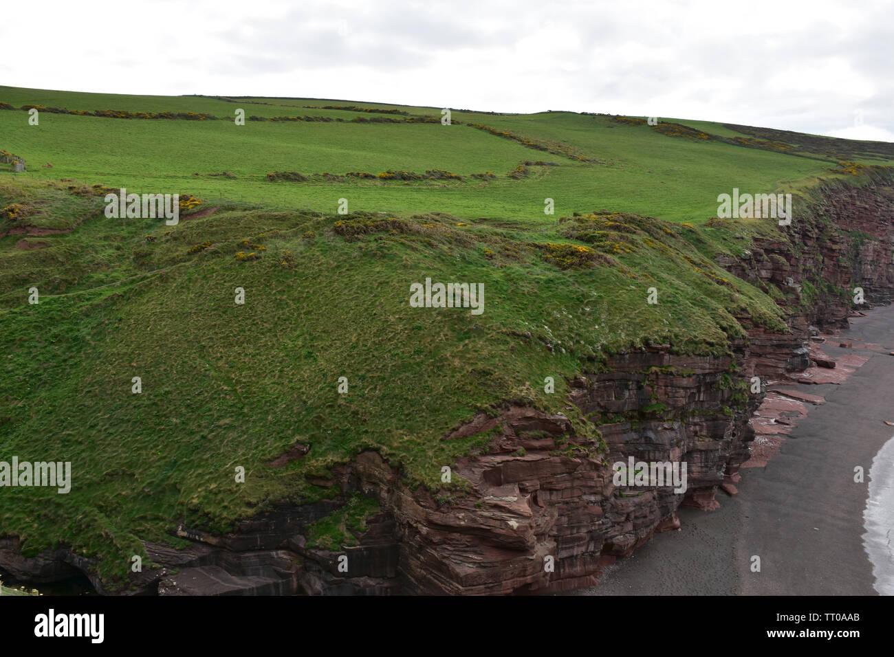 Rocks sandstone layers top hi-res stock photography and images - Alamy