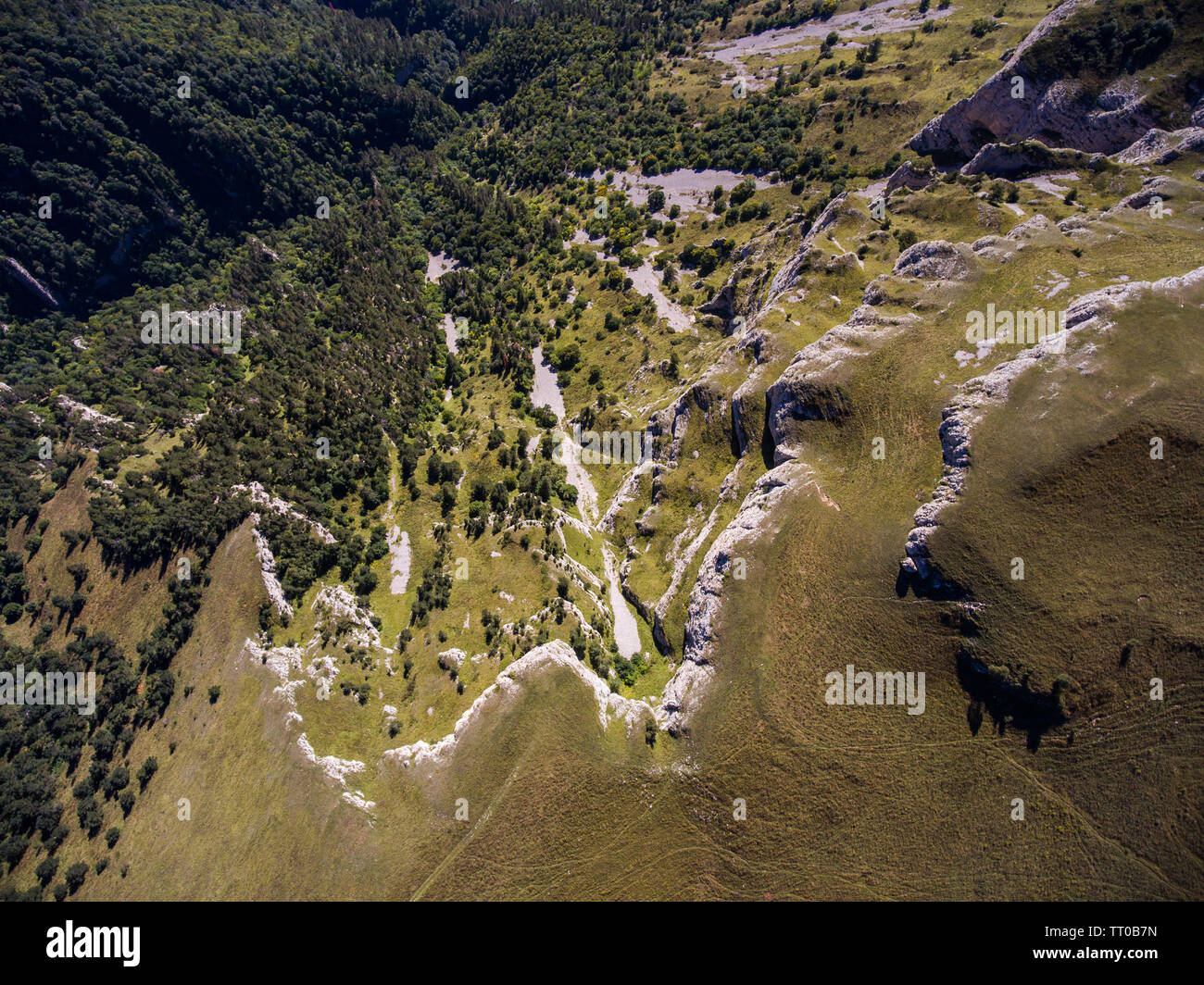 Picturesque view of a deep valley hi-res stock photography and images ...