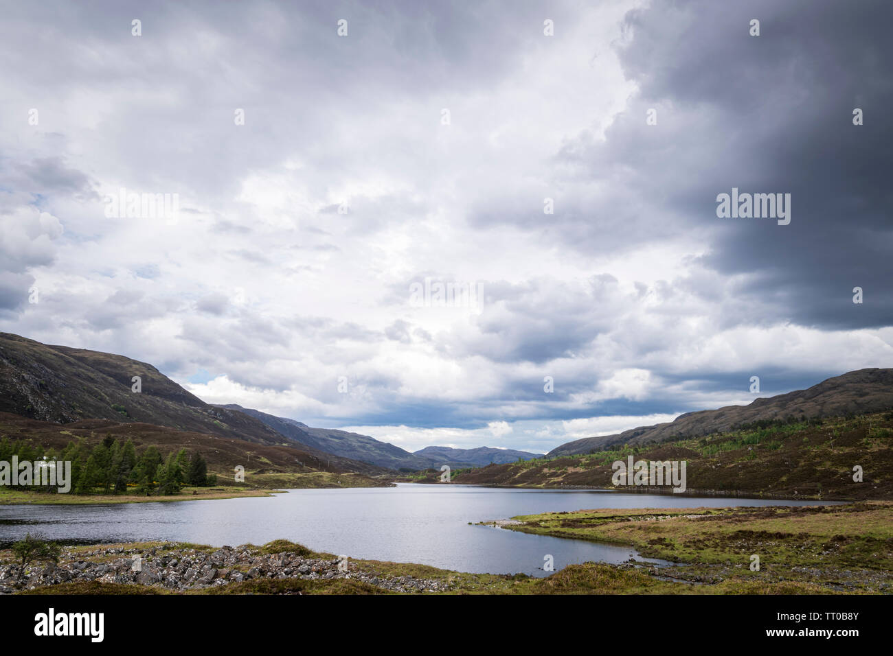 Loch mullardoch dam hi-res stock photography and images - Alamy