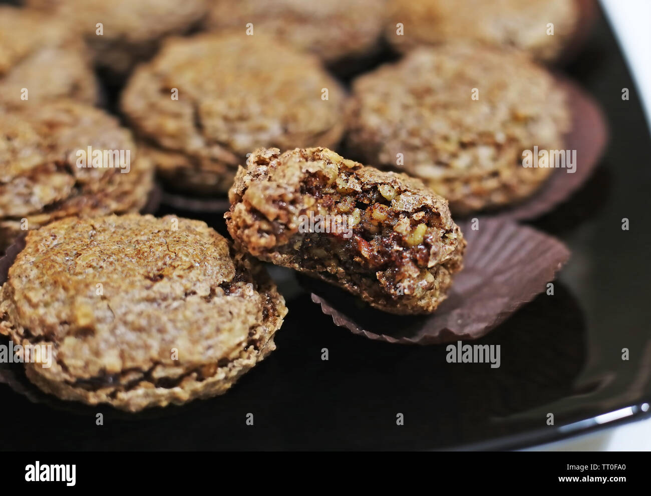 Almond sweets hi-res stock photography and images - Alamy