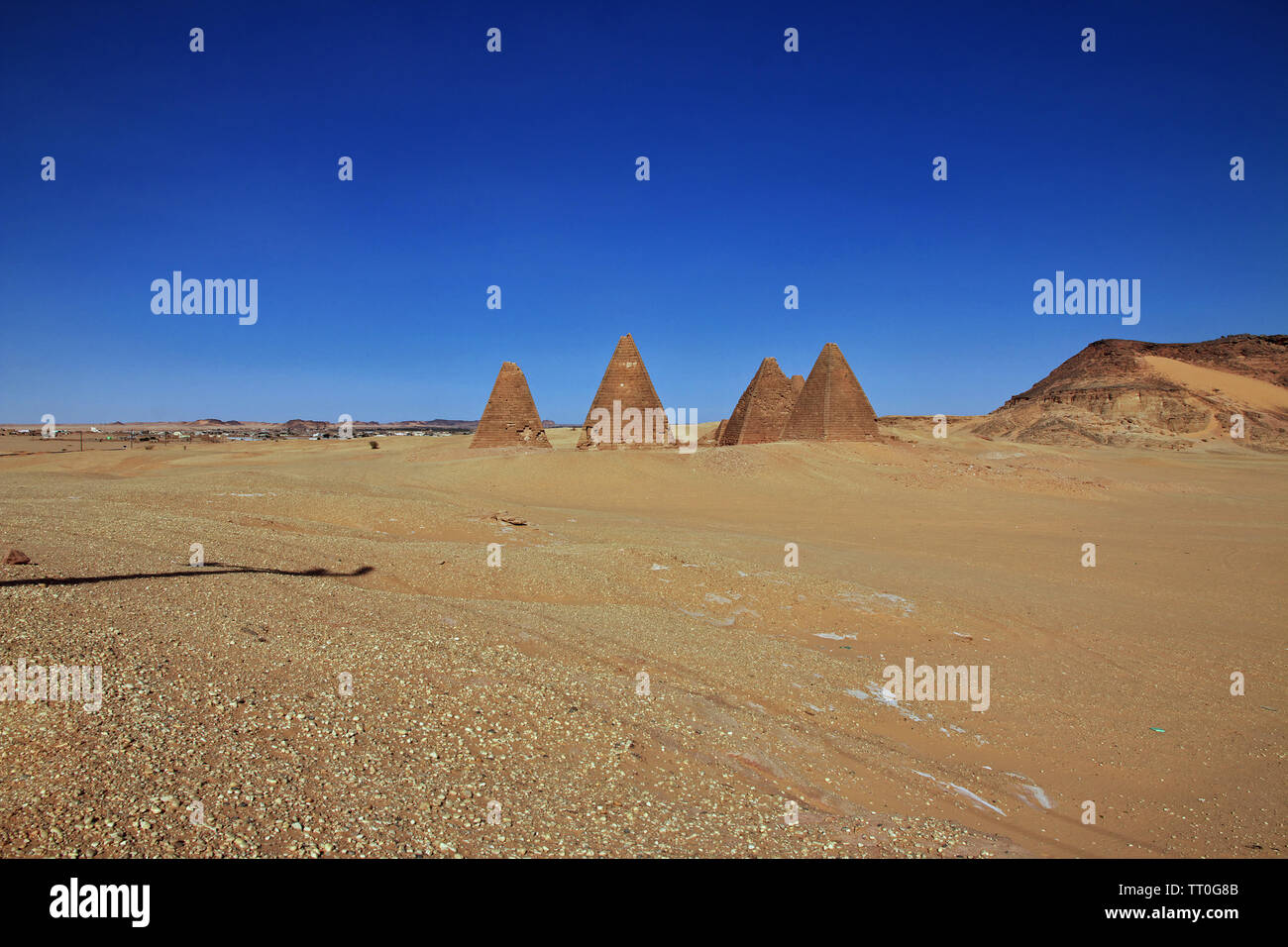 Pyramids of the ancient world in Sudan Stock Photo - Alamy