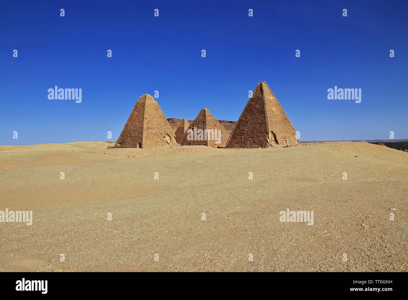 Pyramids of the ancient world in Sudan Stock Photo - Alamy