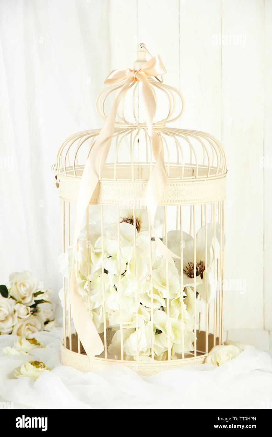 Decorative cage hi-res stock photography and images - Alamy