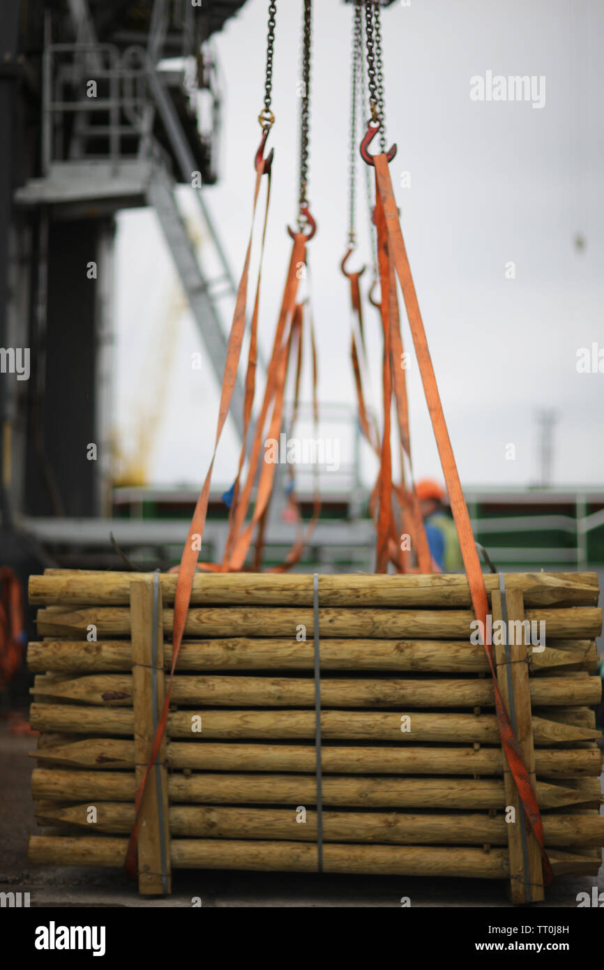 Lifting Slings High Resolution Stock Photography and Images - Alamy