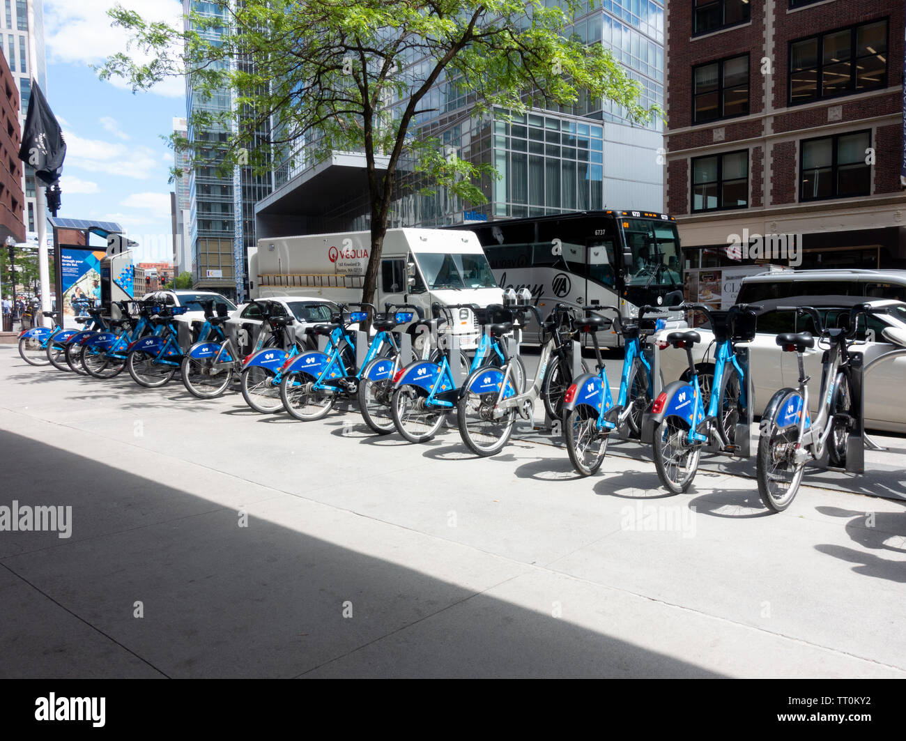 Rental cycles hi-res stock photography and images - Alamy