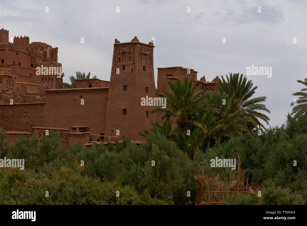 clay buildings in moroccan berber fortress Aït Benhaddou Stock Photo ...