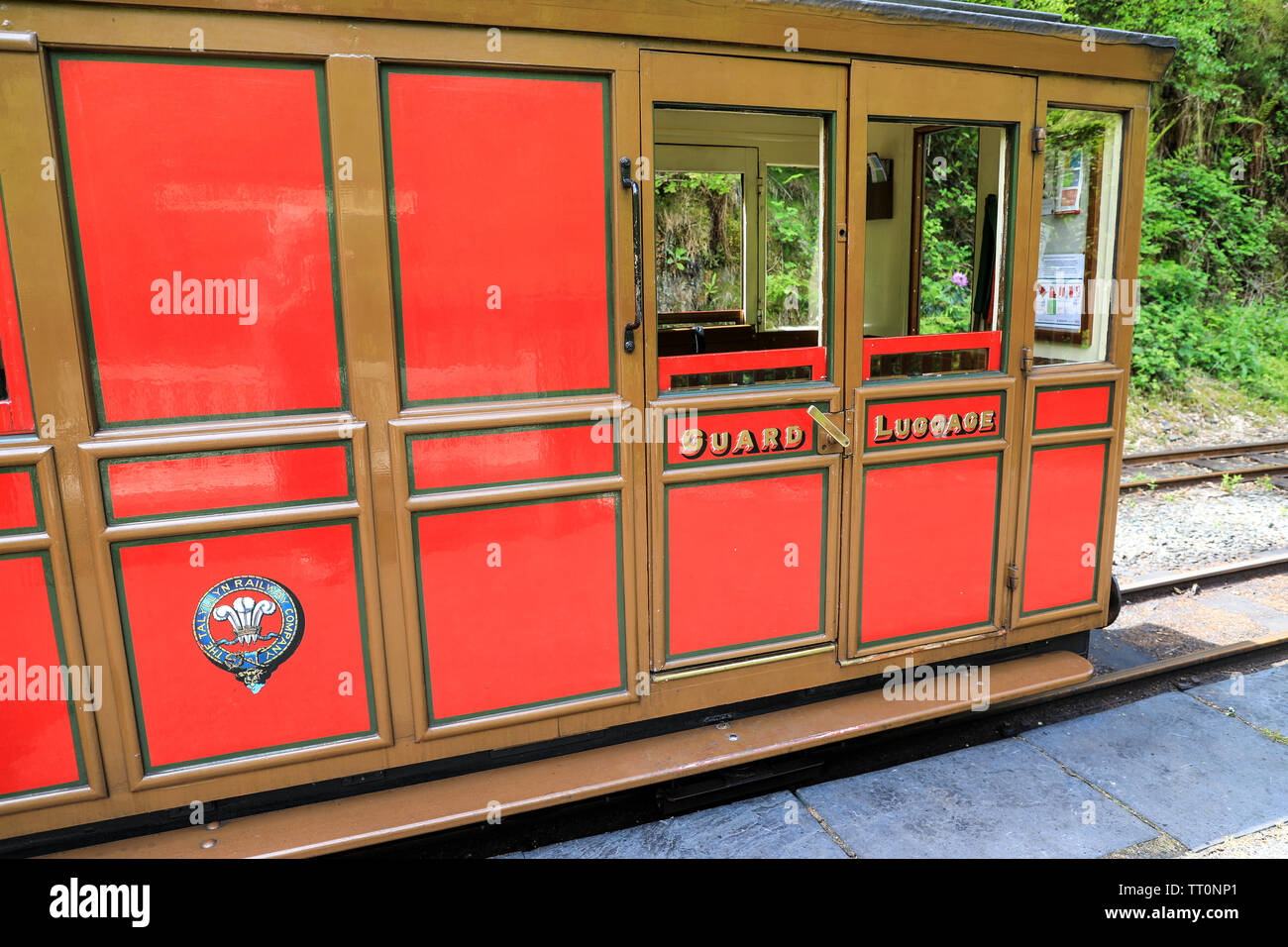 Guards van hi-res stock photography and images - Alamy