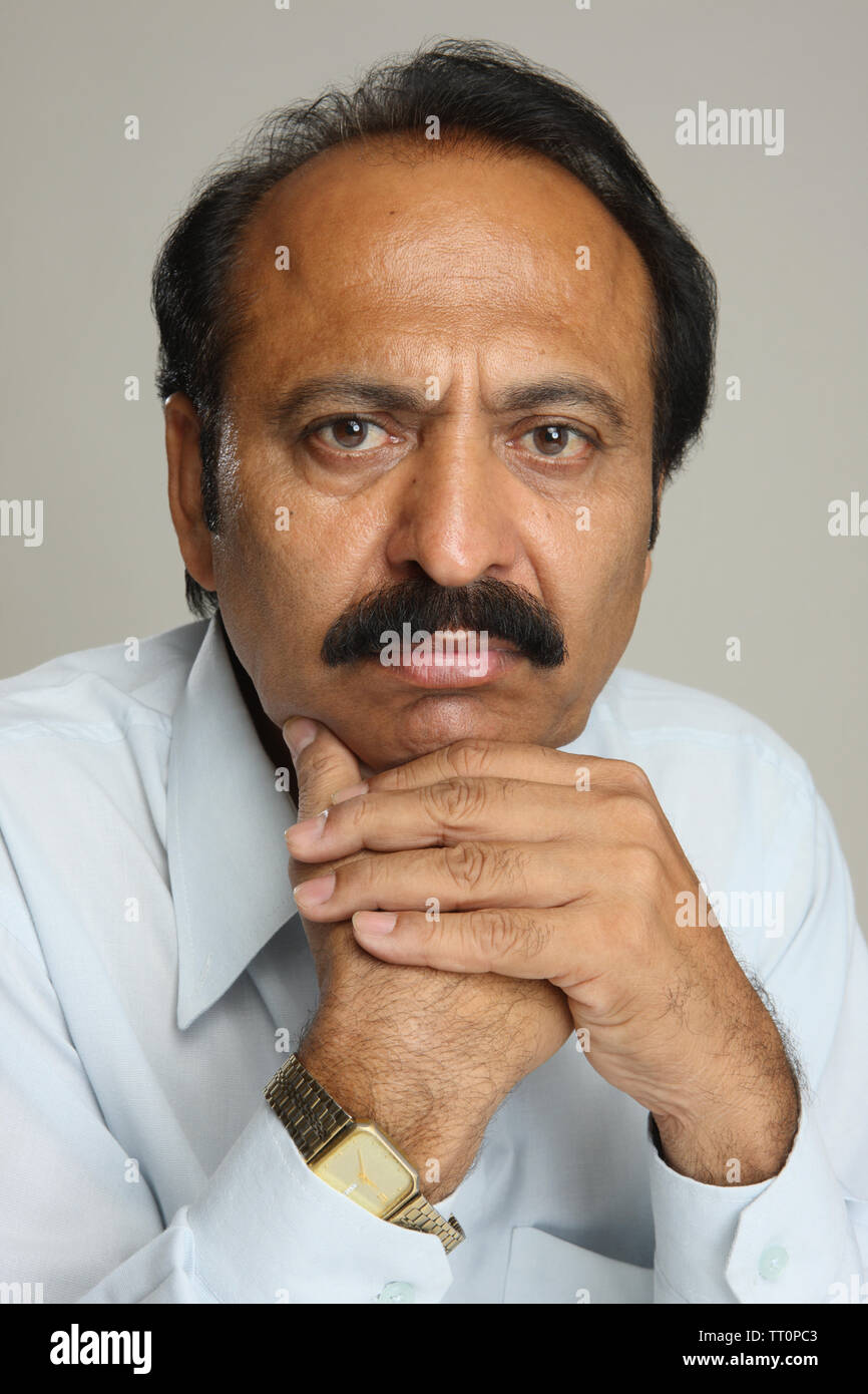 Close up image grumpy hi-res stock photography and images - Alamy