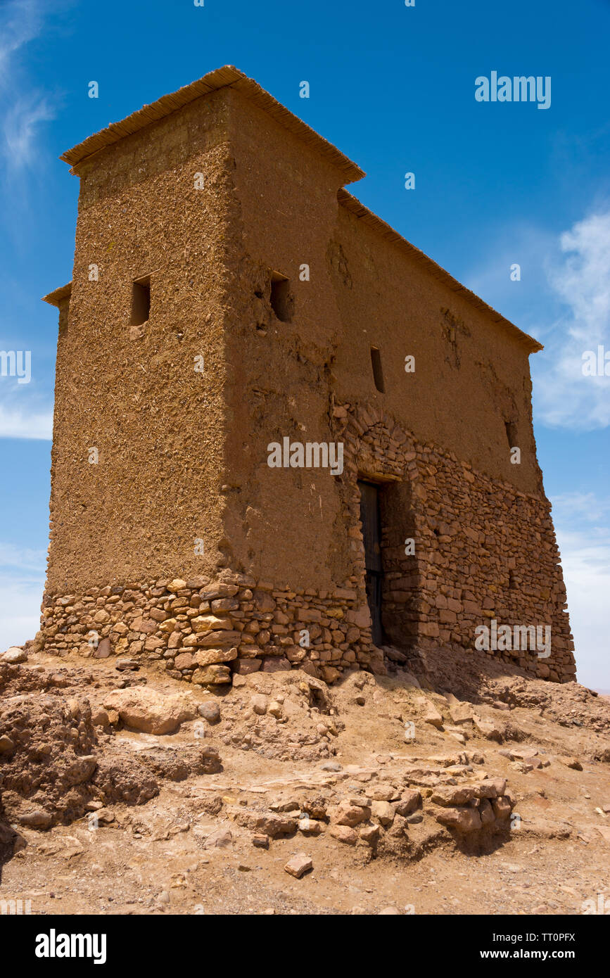clay buildings in moroccan berber fortress Aït Benhaddou Stock Photo ...