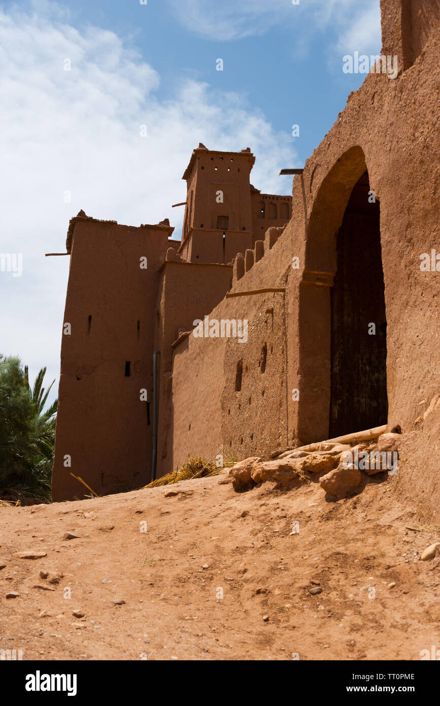 clay buildings in moroccan berber fortress Aït Benhaddou Stock Photo ...