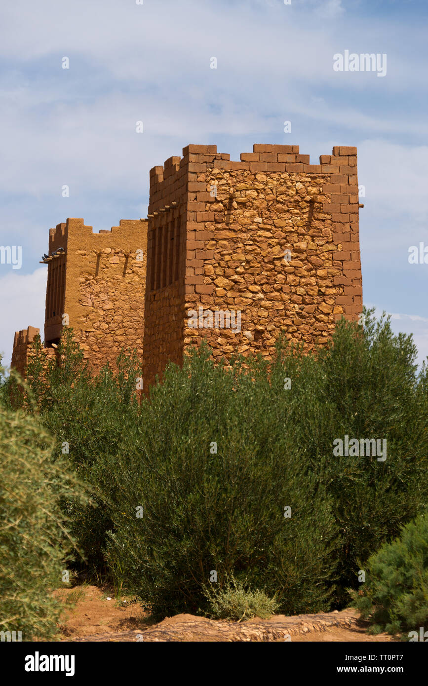 clay buildings in moroccan berber fortress Aït Benhaddou Stock Photo ...