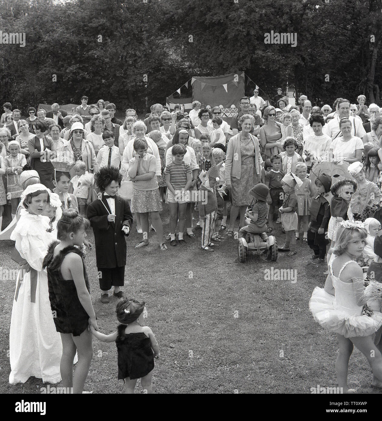 1965, historical, children in fancy dress at a fete at Speen ...