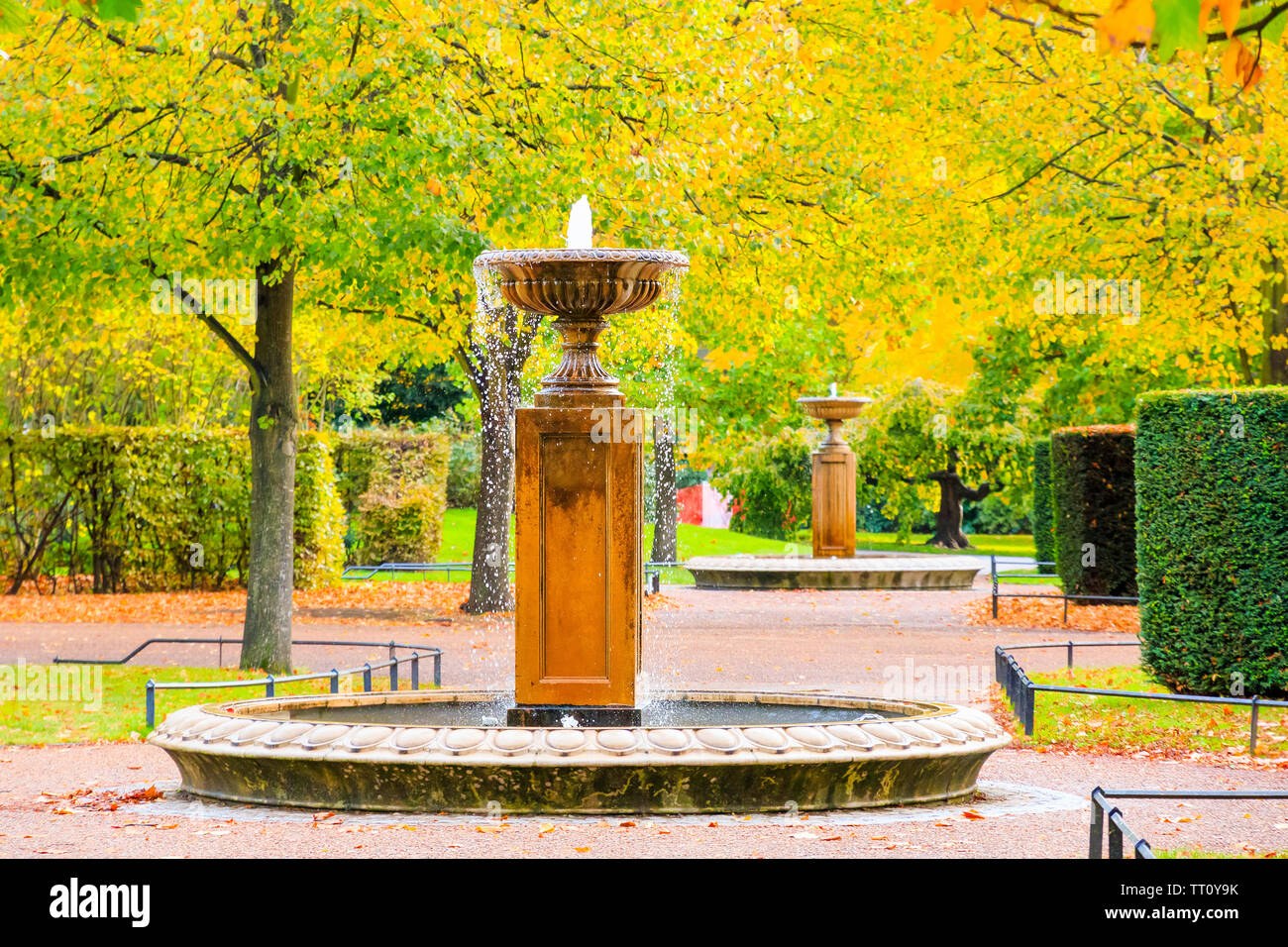 Peaceful scenery with fountains in the Regent's Park of London Stock ...