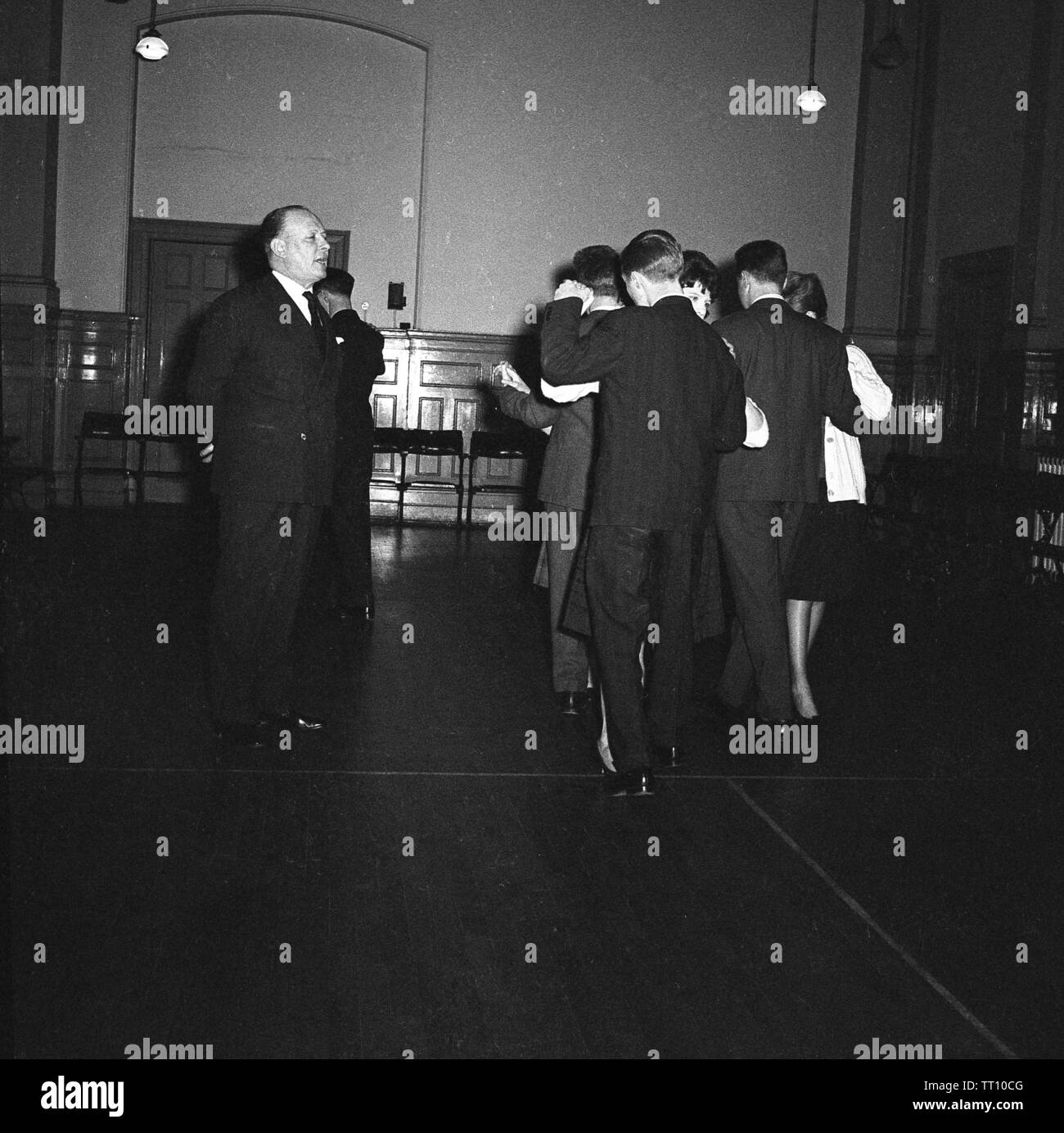 Dancing 1950s hi-res stock photography and images - Alamy