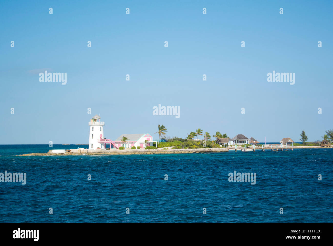 Beautiful isolated house private beach hi-res stock photography and ...