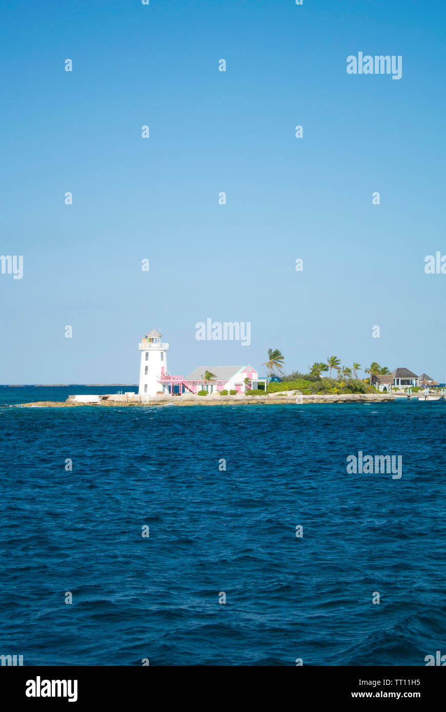 Luxury home house dock hi-res stock photography and images - Alamy