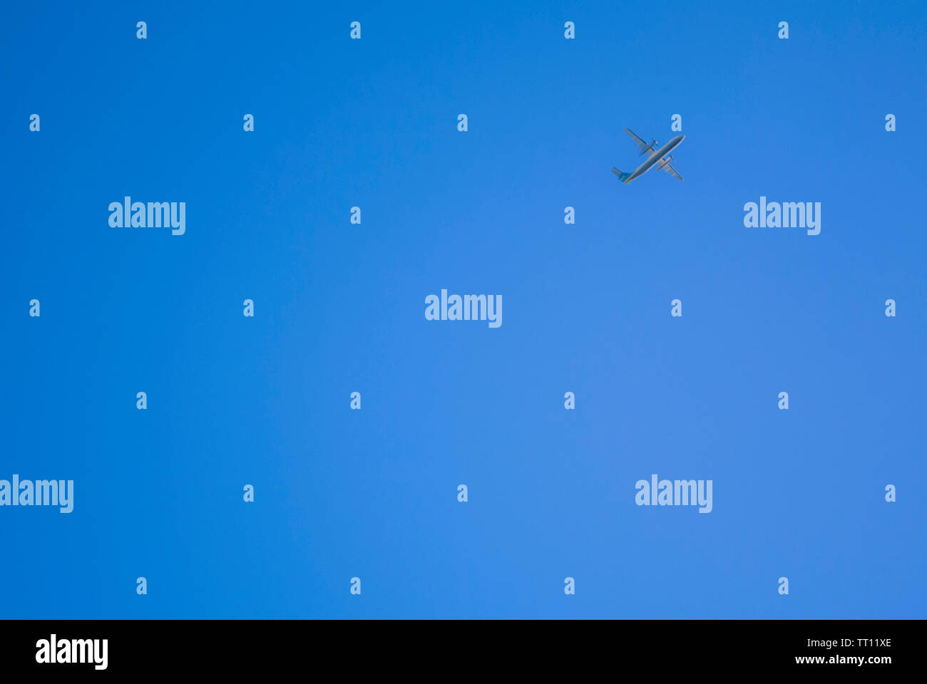 Blue sky and flying speed hi-res stock photography and images - Alamy