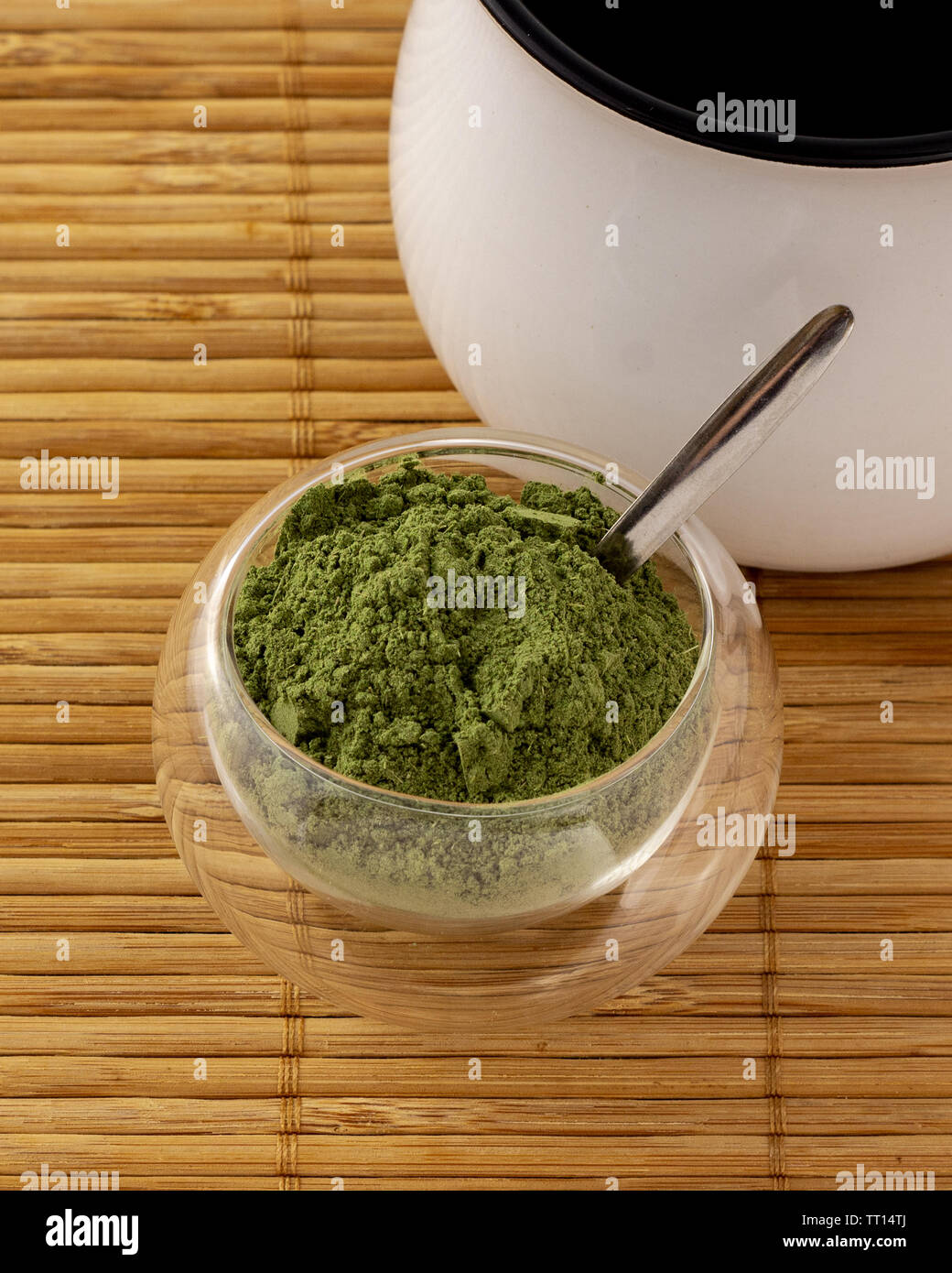 natural stevia in powder from stevia plant - sweetener Stock Photo - Alamy