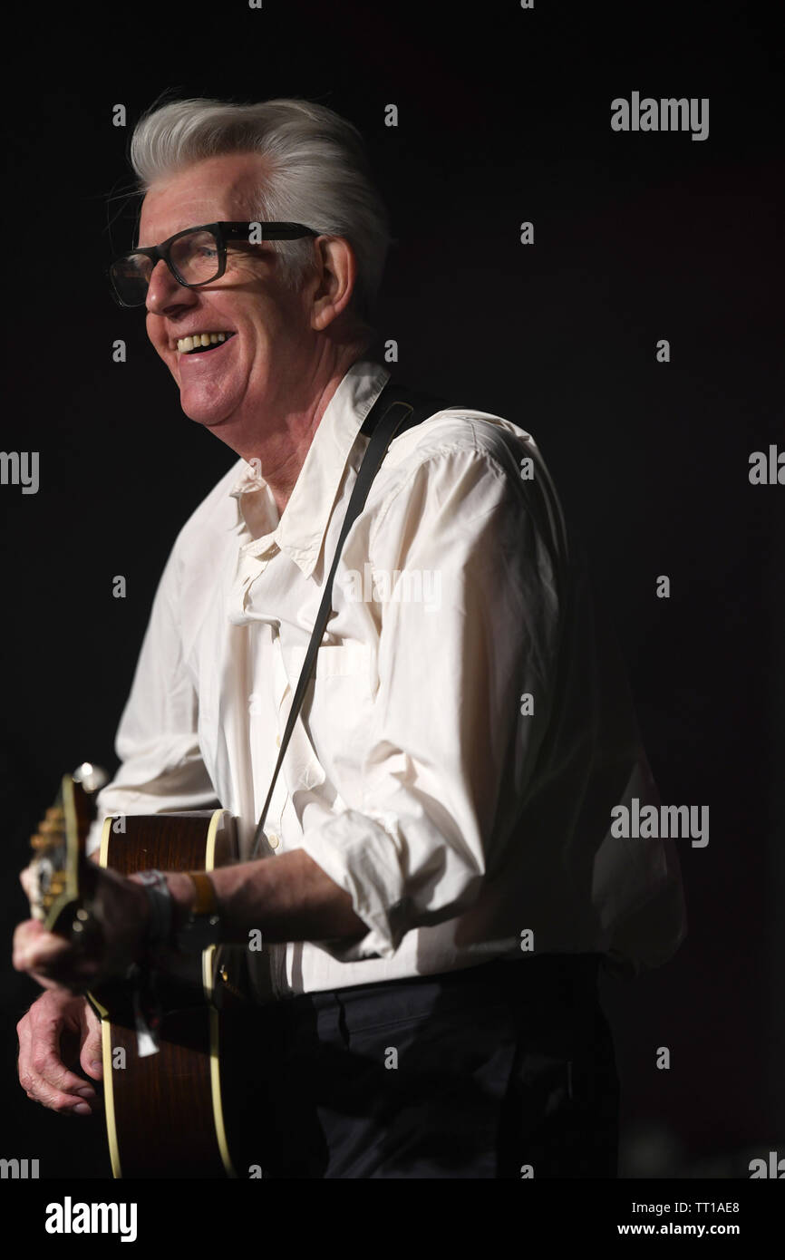 Nick lowe singer hi-res stock photography and images - Alamy