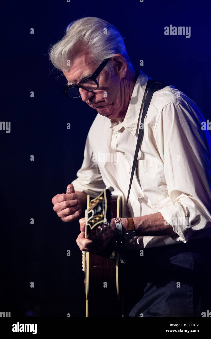 Nick lowe singer hi-res stock photography and images - Alamy