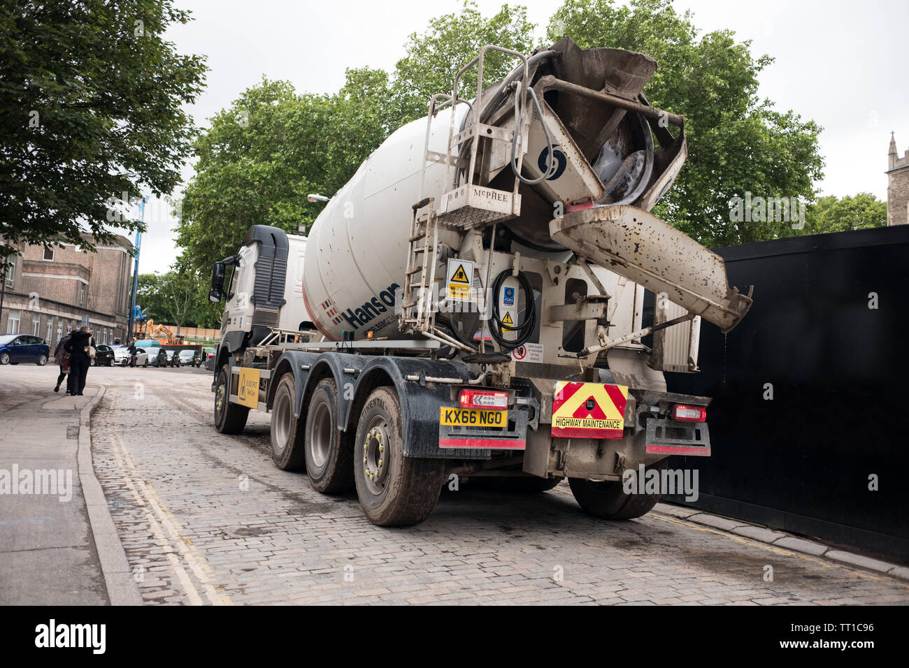 Full load operator hi-res stock photography and images - Alamy