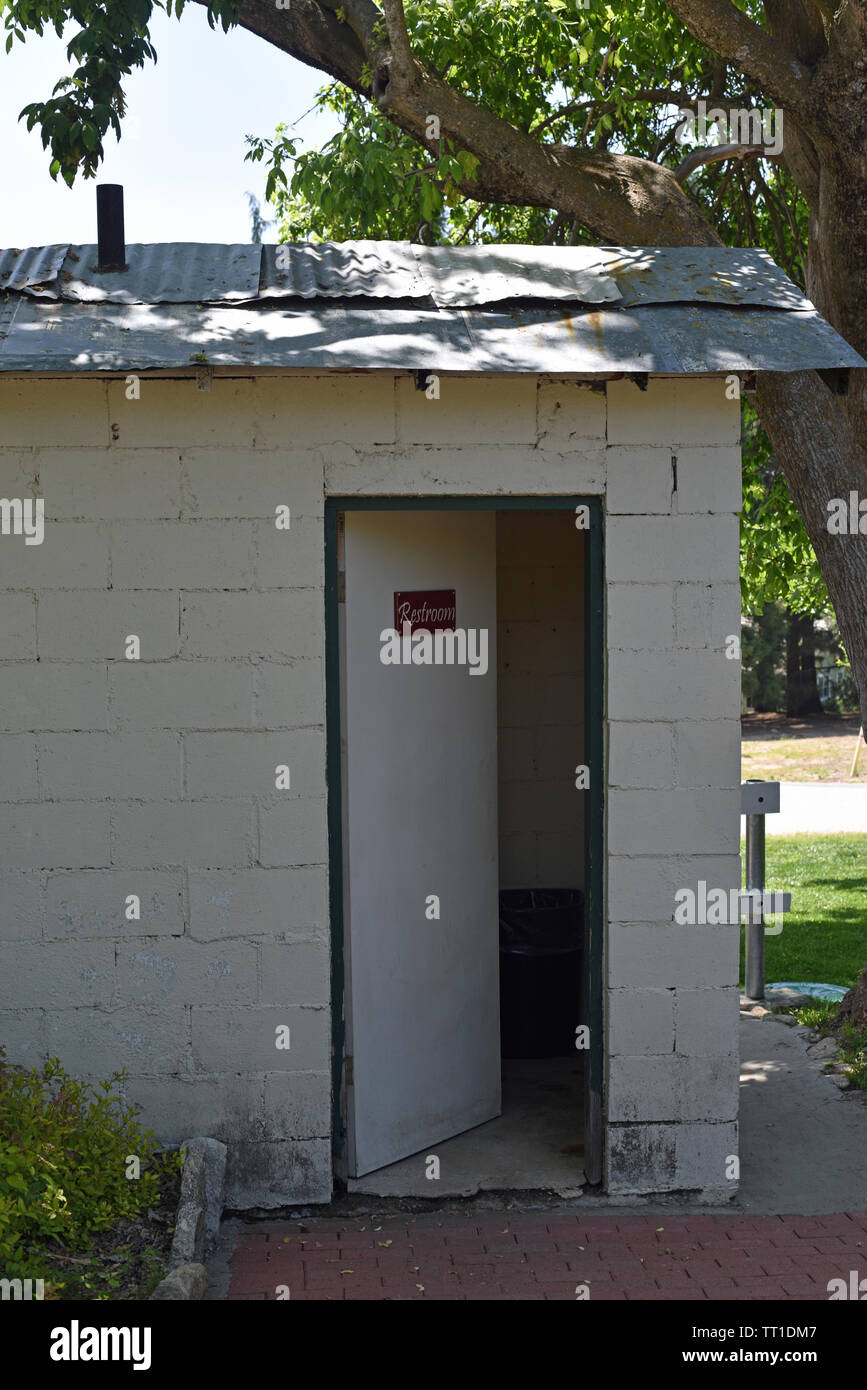 Block Building Bathroom Stock Photo - Alamy