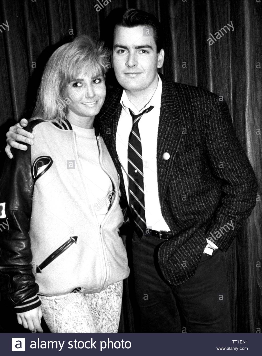 Charlie Sheen Suzie Hardy Girlfriend Stock Photos & Charlie Sheen Suzie ...