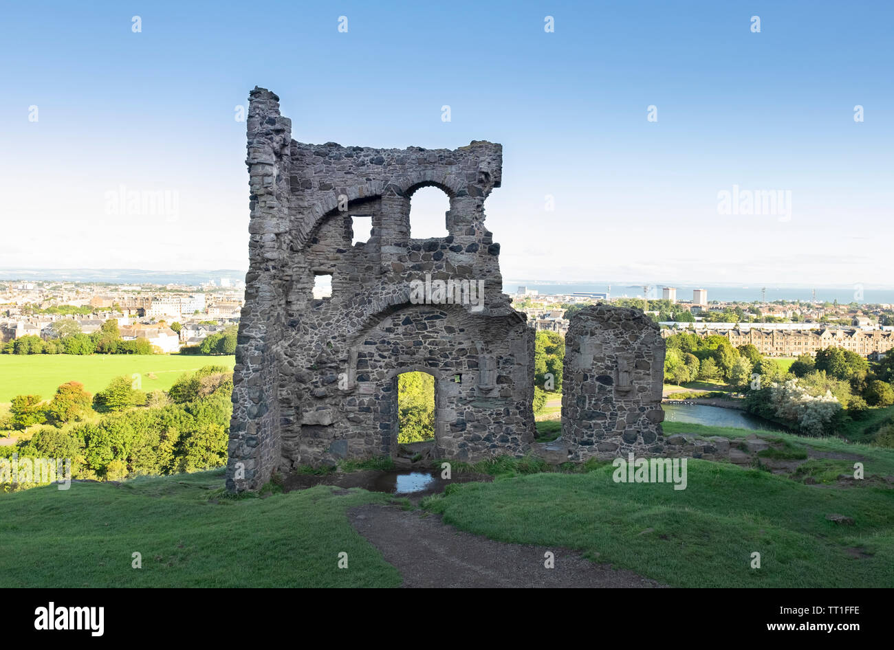Saint anthonys chapel ruins hi-res stock photography and images - Alamy