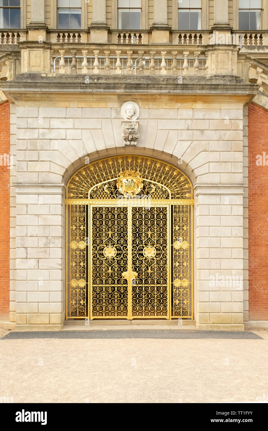 Gold gates hi-res stock photography and images - Alamy