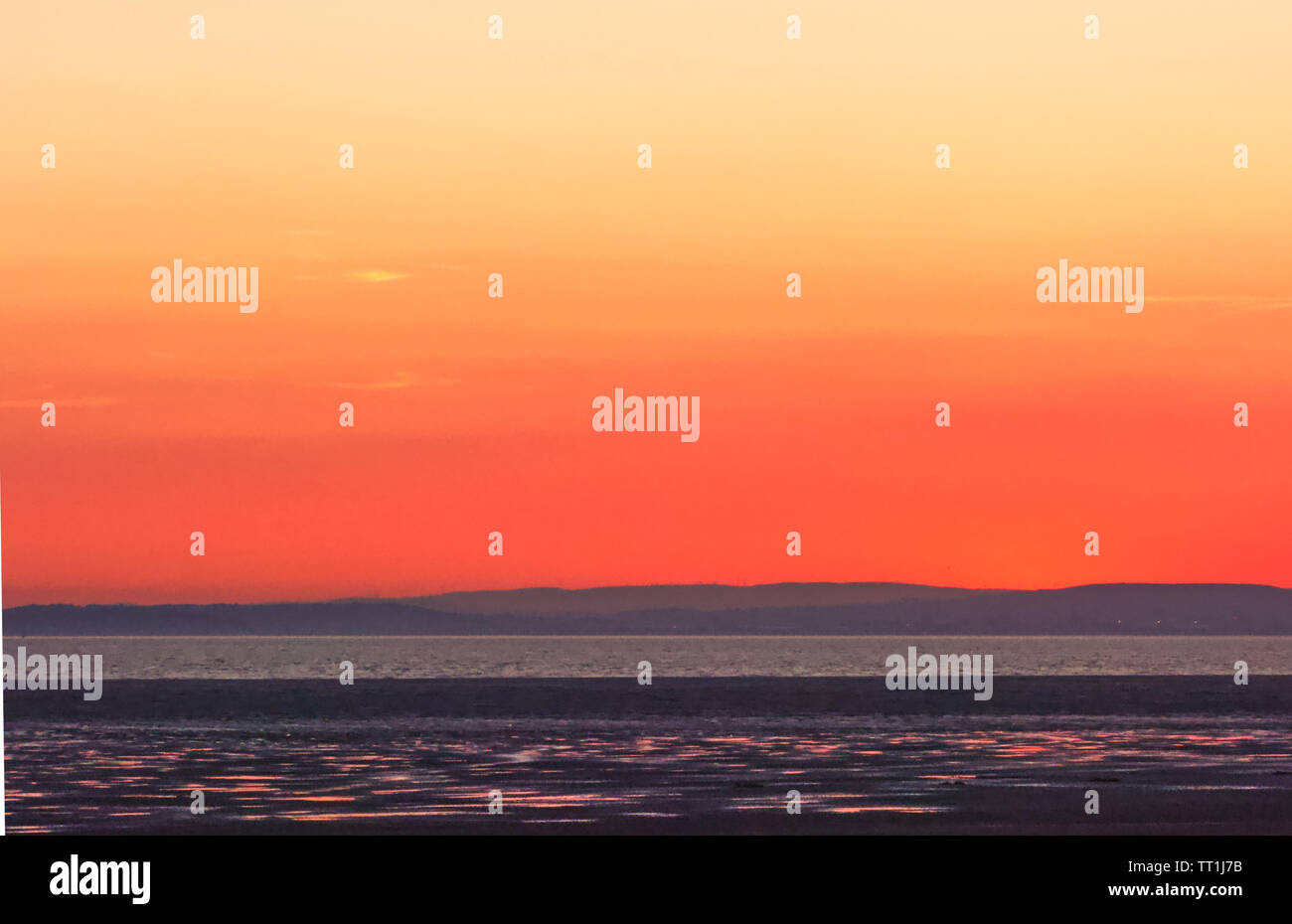 Cardiff bay beach hi-res stock photography and images - Alamy