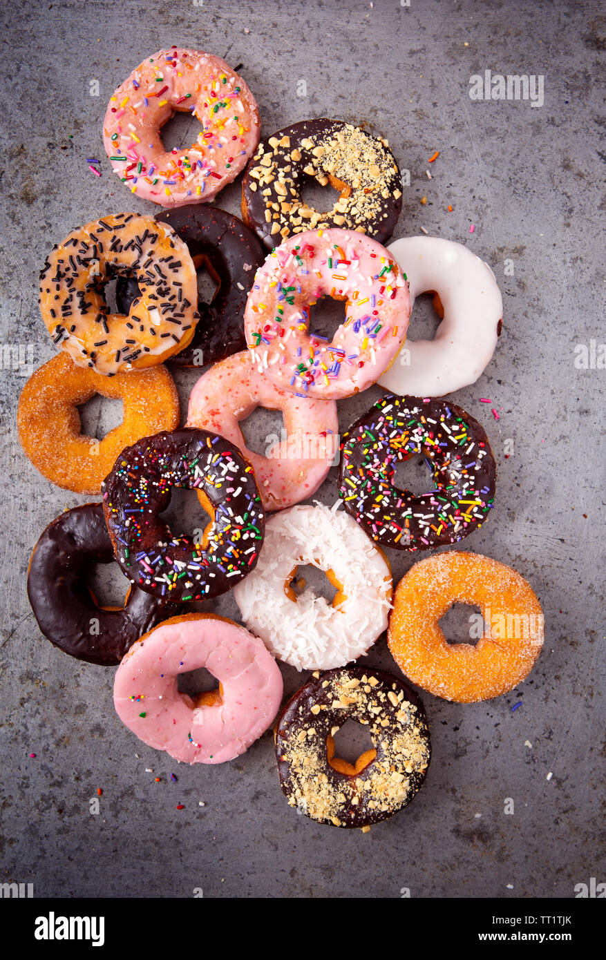 Doughnuts dozen hi-res stock photography and images - Alamy