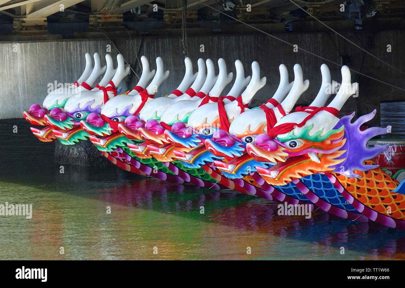 Dragons boats hi-res stock photography and images - Alamy