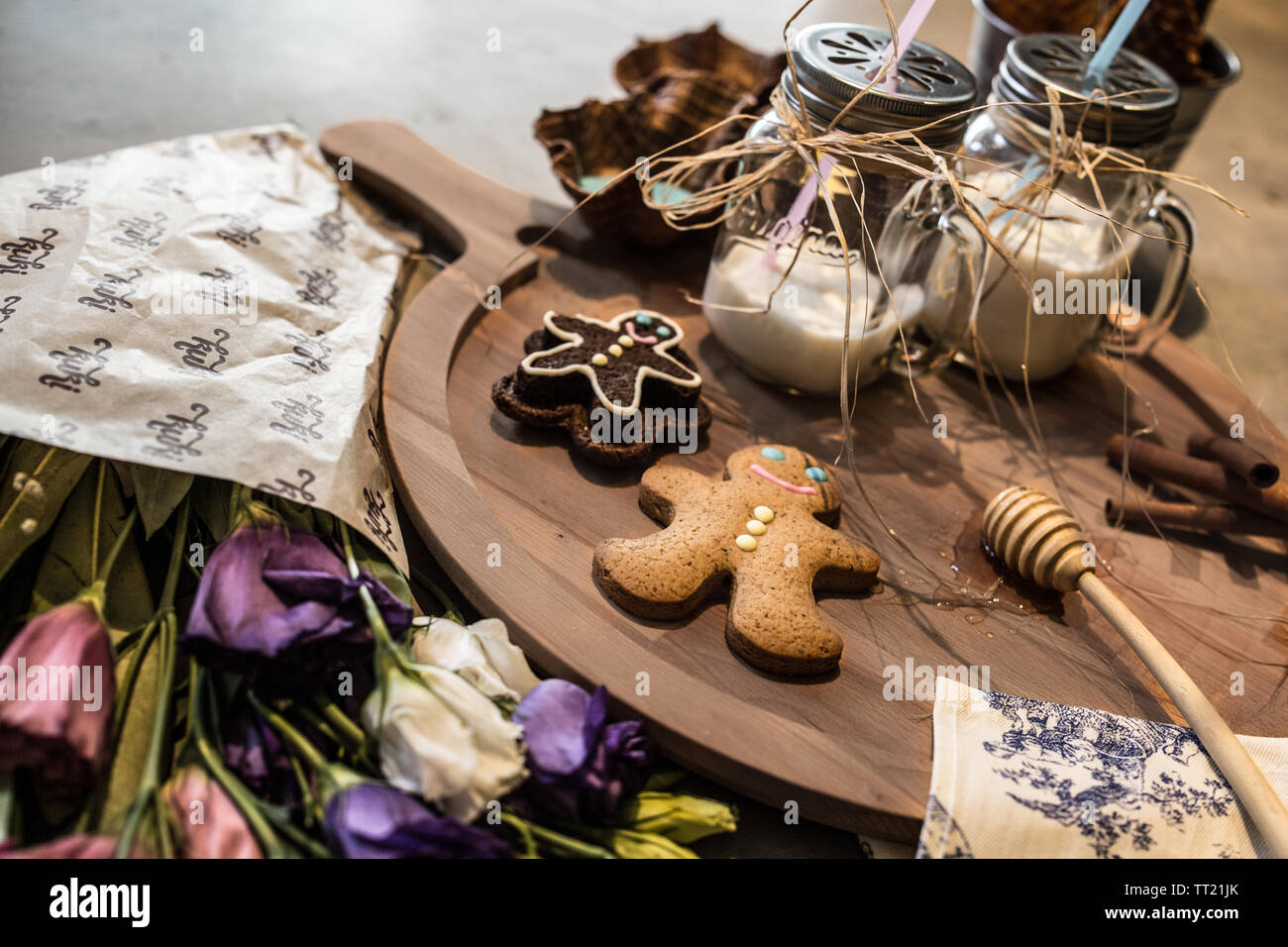 gingerbread man and honey milk Stock Photo - Alamy