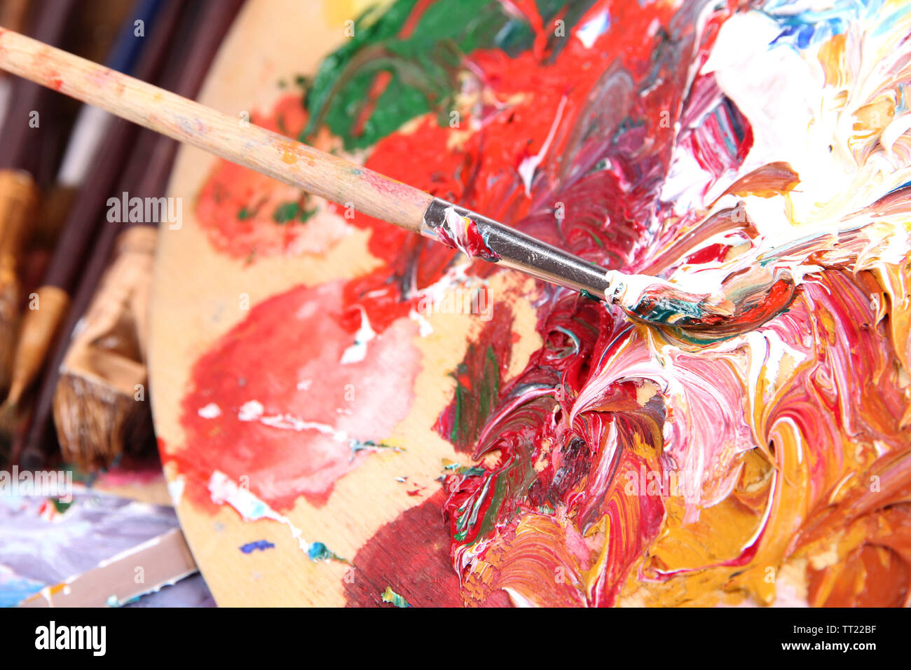 Artist paints picture close hi-res stock photography and images - Alamy