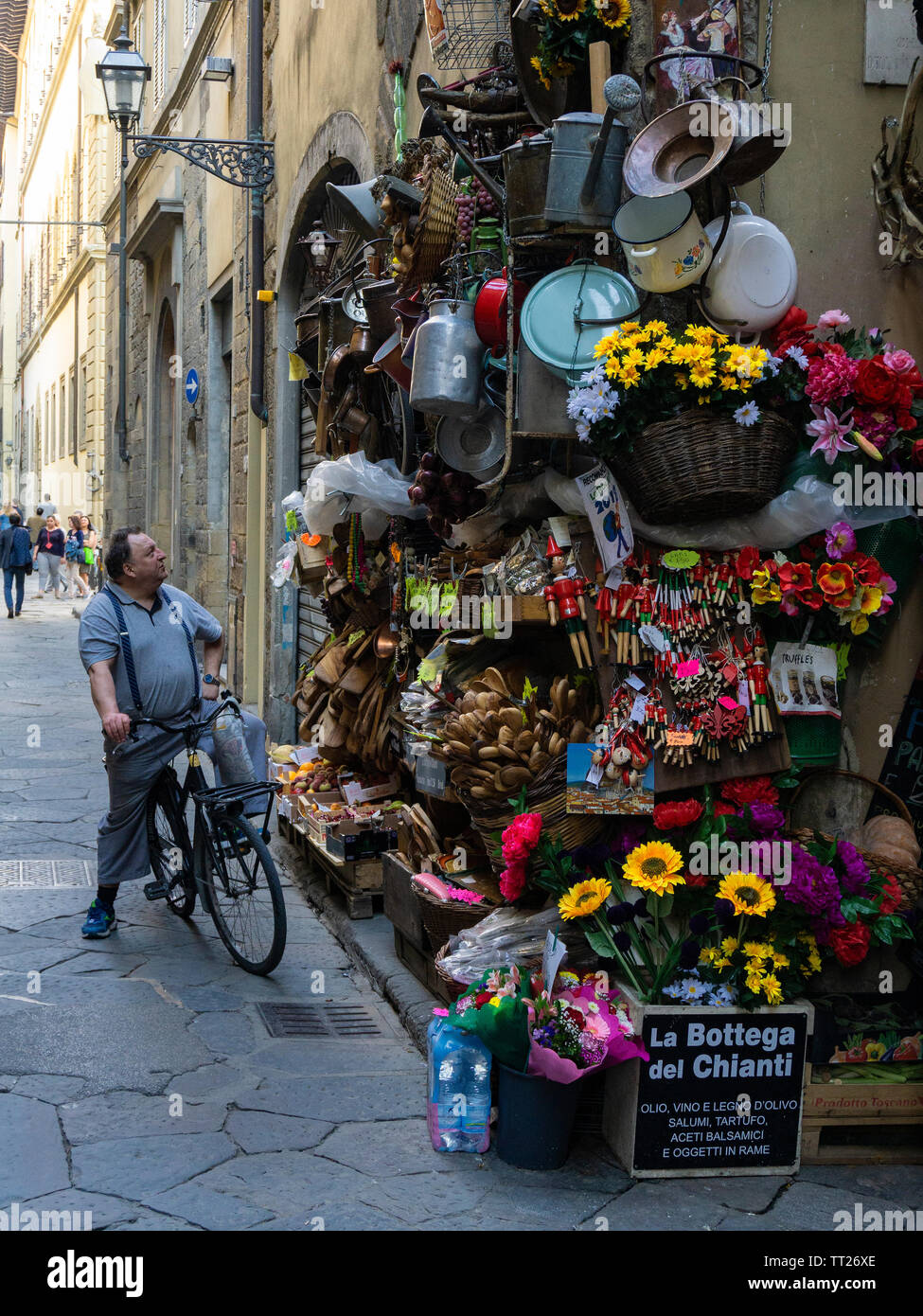 Streetside display hi-res stock photography and images - Alamy