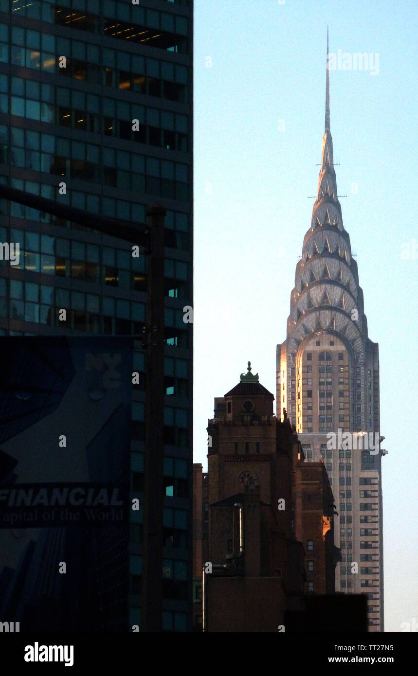 Reflecting off building hi-res stock photography and images - Alamy