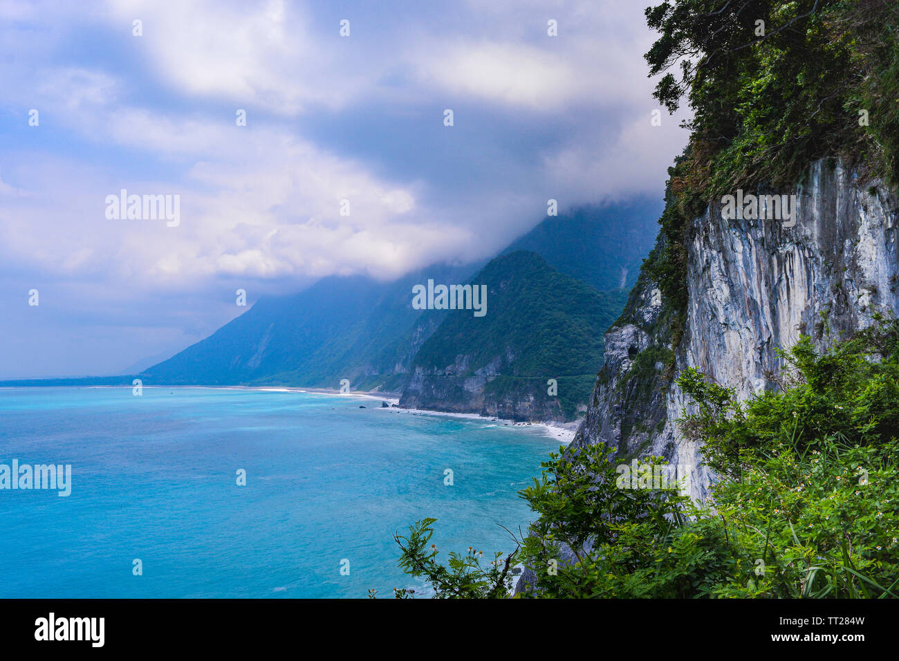 View of Qingshui Cliff. The tallest peak, Qingshui Mountain, rises 2408 ...