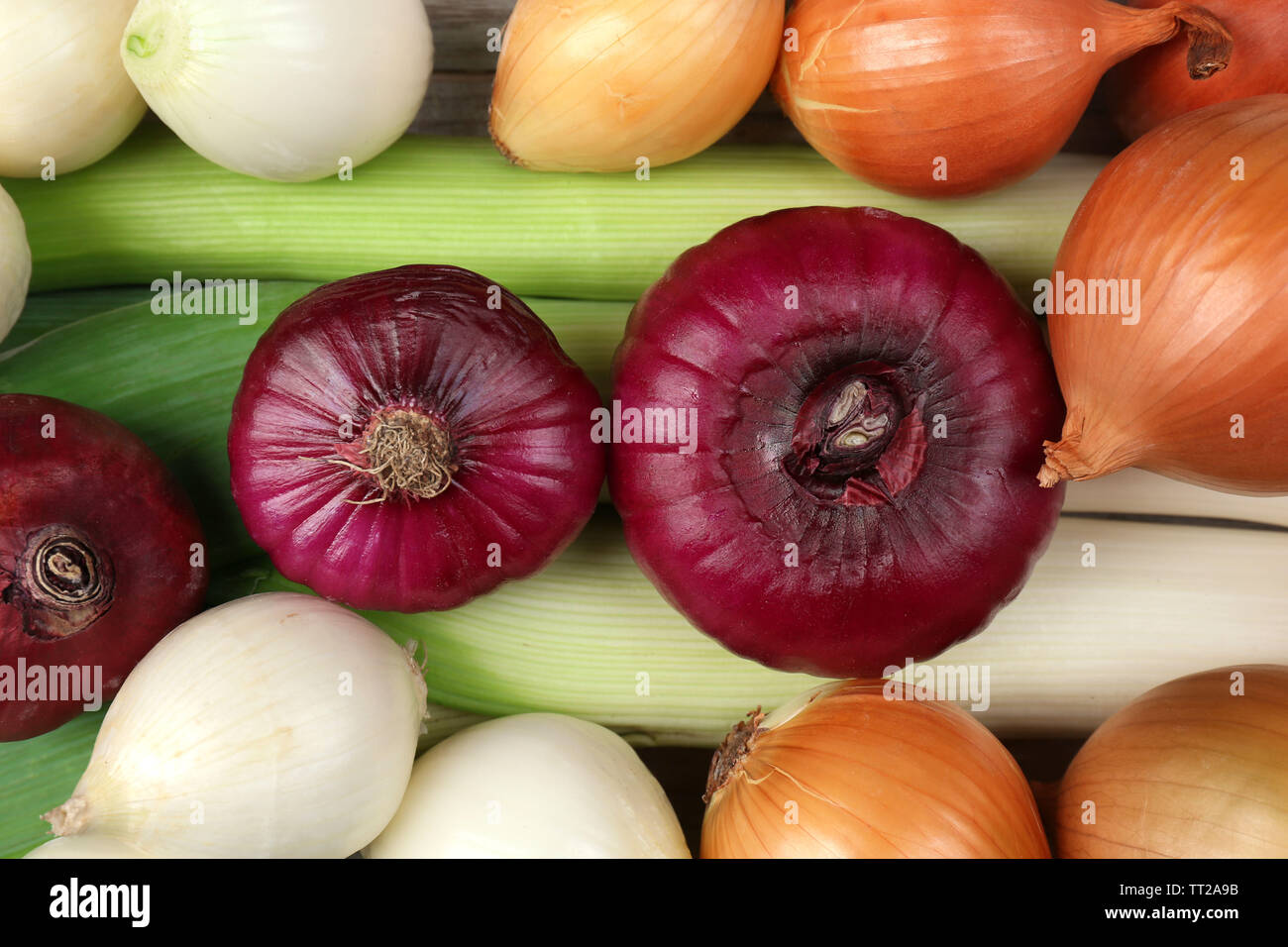 Different raw onion, close up Stock Photo - Alamy