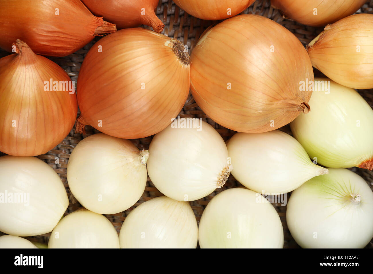 Different raw onion, close up Stock Photo - Alamy